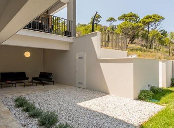 Modern & Stylish Villa With Private Pool - Four Bedroom Villa With Pool - Podstrana