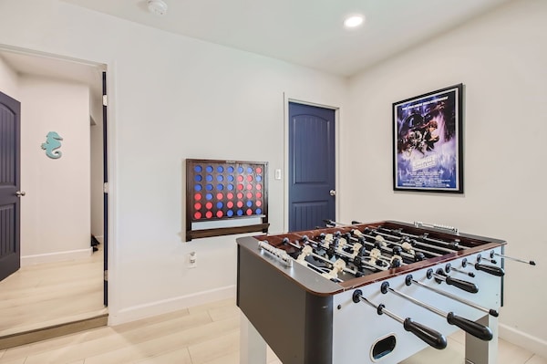 Vibrant Mesa Oasis | Heated Pool | Hot Tub | Game Room - Mesa