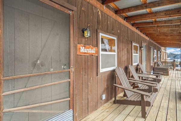 Marshall Cabin - Kitchen Included - Eleven Mile State Park, Lake George