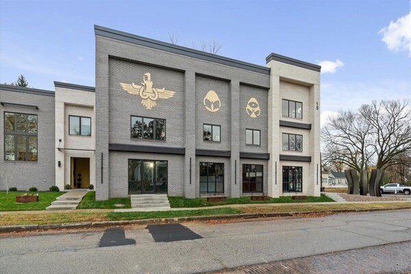 New Boutique Hotel Suite On Haynie's Corner: King Bed, Parking, Security & More! - Henderson, KY