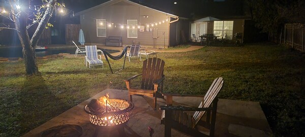 Cozy Home Less Than A Mile Away From Txst - San Marcos, TX