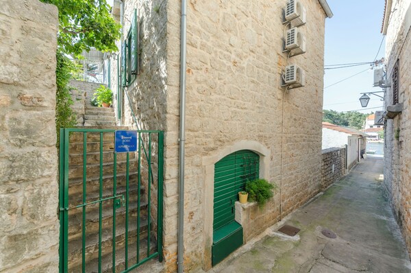 Ferienwohnungen Draga (103181-a2) - Vrboska - Insel Hvar - Jelsa