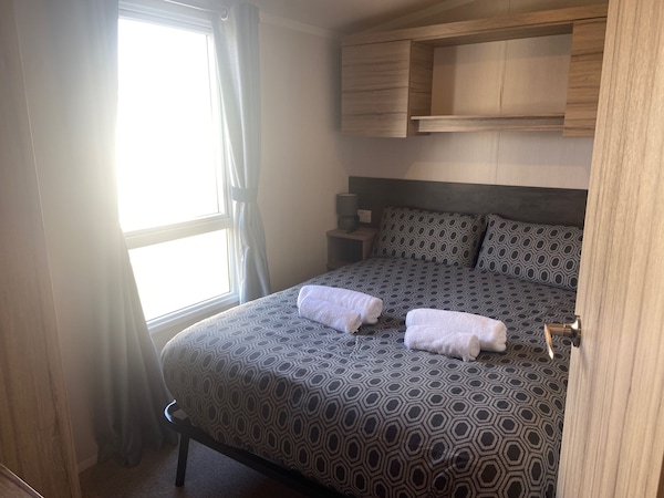 Family&dog-friendly Caravan Near Porthcawl Beaches - Kenfig Pool