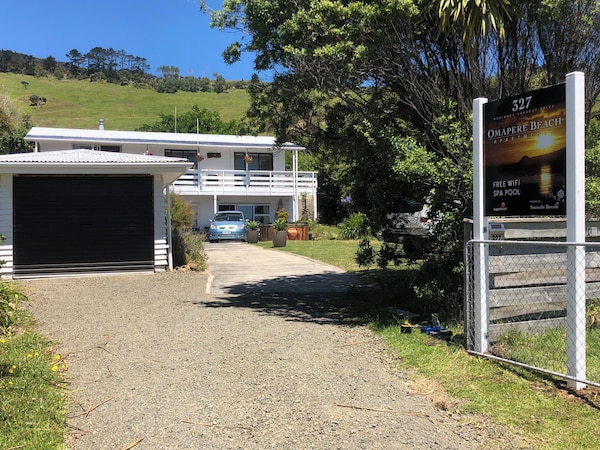 Sneezle Beezle Studio Apartment - Ōmāpere