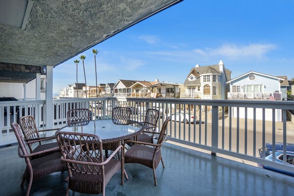 Spacious Upper Level - Stunning Beach View - Laguna Beach, CA