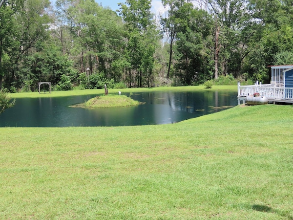 Charming 1-bedroom House With Wifi And Ac In Glenwood - Tarrytown, GA