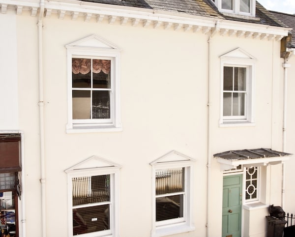 Garden View - Cosy Escape With A Large Bath - Chagford