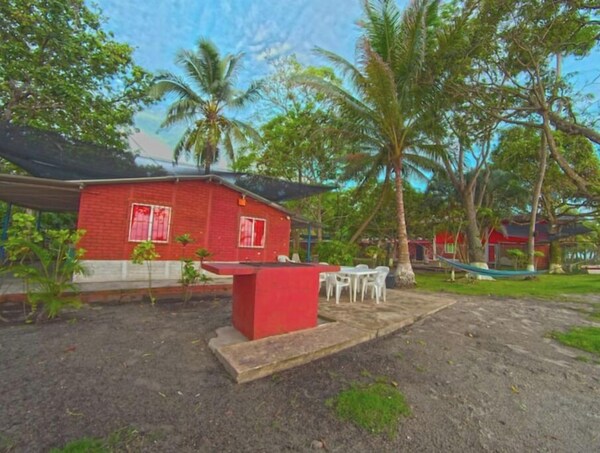 Oceanfront, Cabañas Mario #1 - Necoclí
