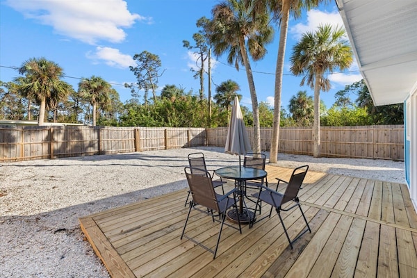 Coastal Cottage 2 Miles To The Beach - Englewood