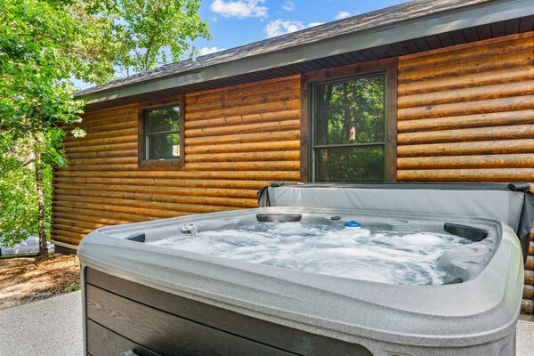 Nature Meets Convenience At This 2brcabin! Hot Tub - Ridgedale, MO
