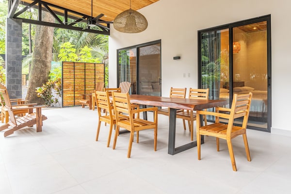 New Luxury Villa In Central Guiones - Walk To The Beach, Large Pool & Parking - Nosara