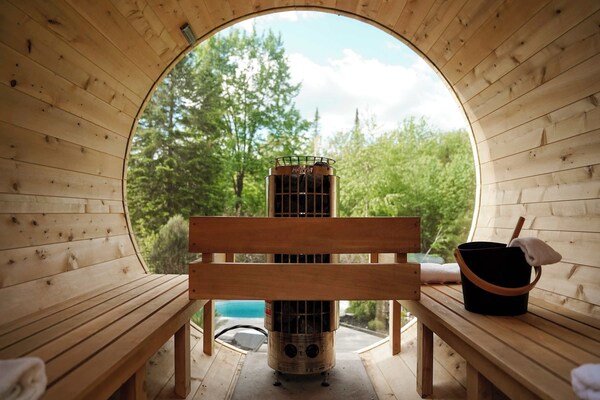 Chalet Golden Bear At Fiddler Lake With Spa, Sauna, And Private Pool - Quebec