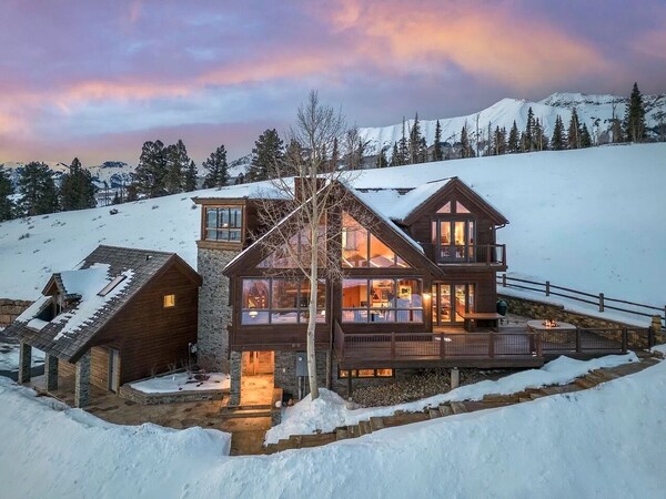 Exceptional Ski Resort Access And Views In Private 4 Bedroom Home - Telluride, CO
