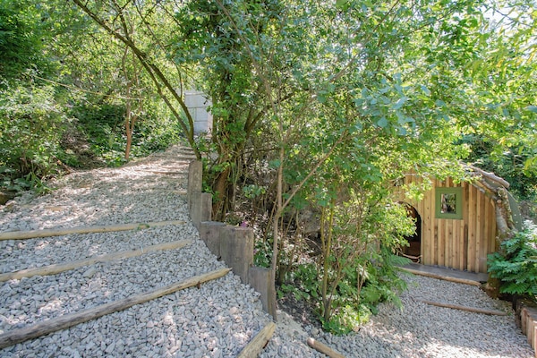 Hobbit House In The Dell, Edenfield - Bury