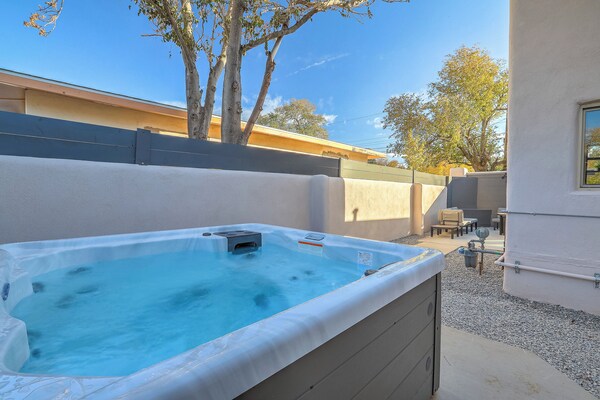 New & Spacious: 2kings+hot Tub+fire Pit+family Fun - Albuquerque, NM
