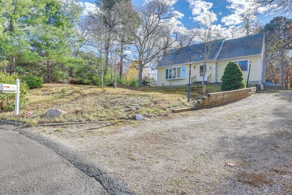 6 Mi To Beach: Home W/ Deck In Brewster! - Brewster, MA