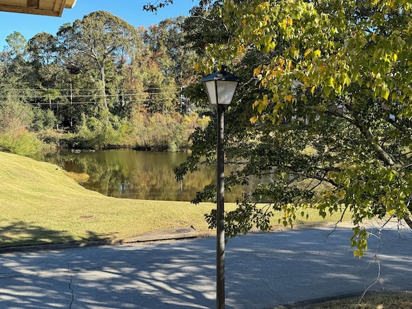 Down To The Wire, Cozy 2-bedroom Condo With Wifi And Ac In Welcoming Auburn - Auburn, AL
