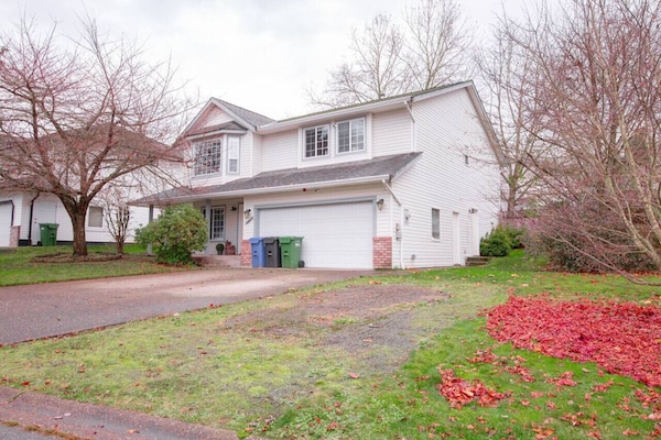 The Vida | Cozy, Pet-friendly 1-bed Hideaway - Abbotsford