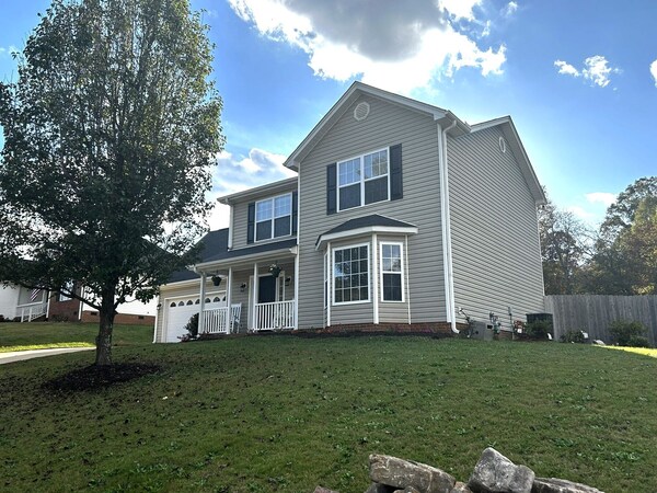 Spacious 4-bedroom Home In Charming Travelers Rest With Wifi & Firepit. - Greer, SC