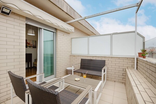 Espinho Retreat With Balcony - Espinho