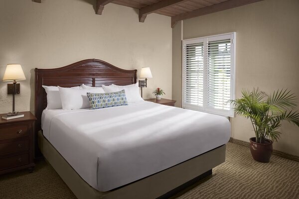 Marina Suite King, Bahia Resort Hotel, Pool, Spa, Overlooking Mission Bay - San Diego, CA