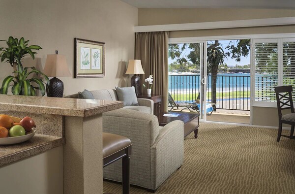2 Partial Bay View Suite Queens, Bahia Resort, Spa Access, Family Rooms - San Diego, CA