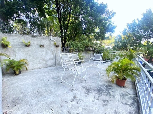 Charming Studio In Awesome Petion-ville/musseau With Ac And Inverter - Port-au-Prince