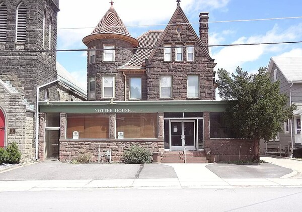 Spacious 2br Getaway In Dubois  Relax And Unwind! - DuBois, PA