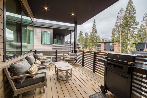 Lightning By Tahoe Getaways - Luxury 3 Br With Hot Tub - Olympic Valley, CA