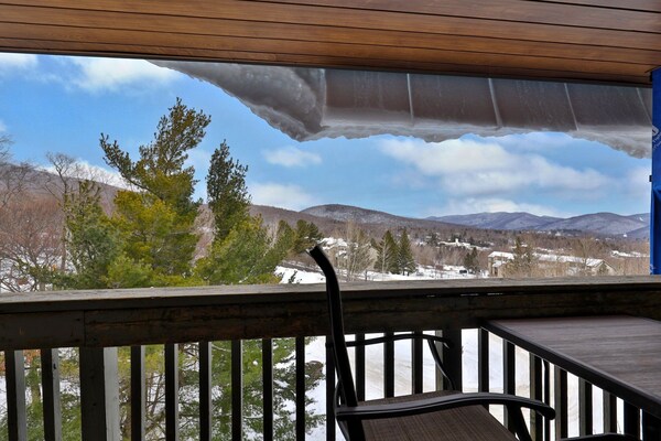 The Mountain Green Nook With Views, Shuttle Bus, Pools, Hot Tub And Ski Rental Deals - Killington, VT
