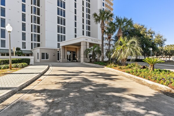 St. Lucia Penthouse 2 ~ Sleeps 12 ~ Beach View - Destin, FL