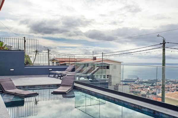 Villa "Angela" Avec Vue Sur La Mer, Piscine Privée Et Wi-fi - Funchal