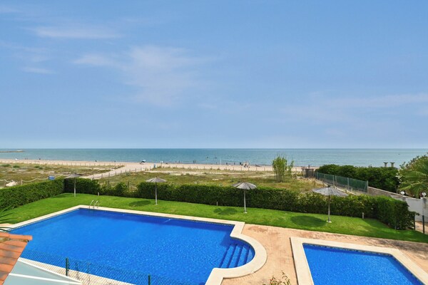 Bonita Stay B Beach: En La Arena De Playa, Megas Vistas, Fibra, A/a, Bbq, Pool - Ondara