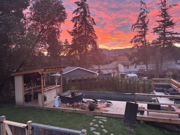 Come And Relax By The Pool Or Take A Short Trip To The Nearby Lake Or Ocean 2 - Langford