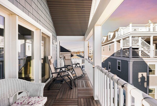 Oceanview Oasis Newly Renovated Parking - Hampton Beach, NH