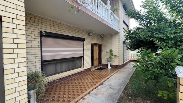 Croydon. Beautiful Top Floor Apartment. 200sqm - Port Adelaide