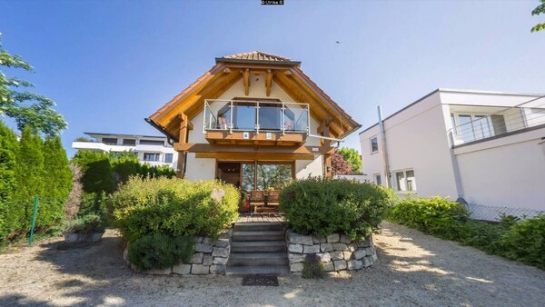 Das Helle Gemütliche Ferienhaus Mit Weitläufigem Garten Und Eigenem Naturstrand - Bodensee