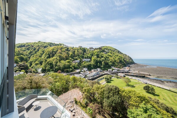 Horizon View, A Stunning, Three Bedroom, Pet Friendly Holiday Apartment With Sea Views In Lynmouth, - Lynton