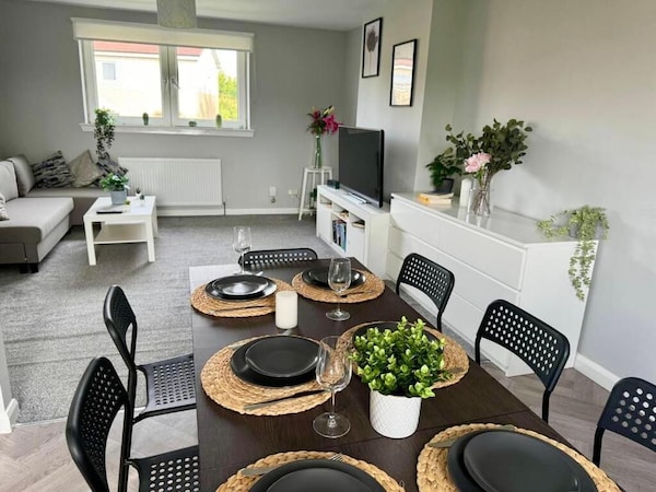 Clydebank Brand New 3bdr Home, Glasgow - Balloch
