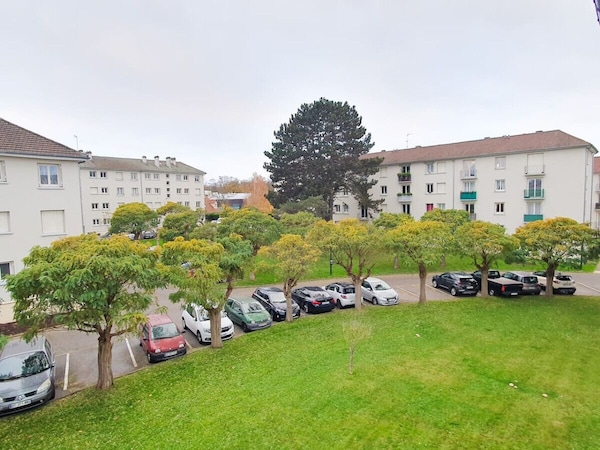 Beautiful T3 10 Km From Paris Porte De St Cloud - ibis Styles Guyancourt Versailles