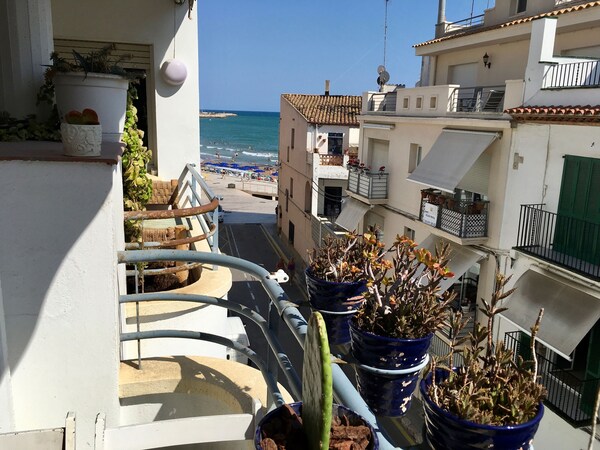 Pure Vintage Apartment Sitges Centre Beach Lgtb And Pet Friendly Monthly Rental - Sitges