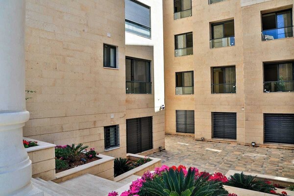 2 En-suite Rooms, Central & Spacious - Amman