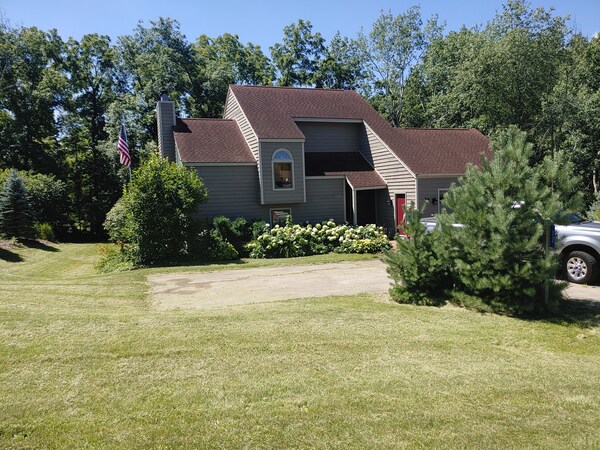 Spacious 3-bedroom Home With Loft With Many Amenities In The Galena Territory. - Galena, IL