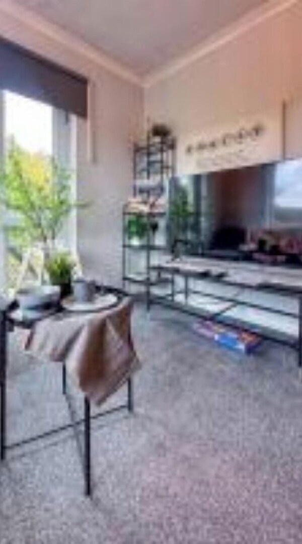 "Blue Dreams" Stay Near Glasgow City - Glasgow