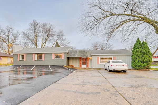 2 Mi To Downtown Flushing: Spacious Retreat! - Montrose, MI