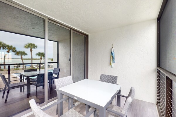 Luxury Waterfront Condo With Shared Pool, Hot Tub, And A Tennis Court - Marco Island, FL