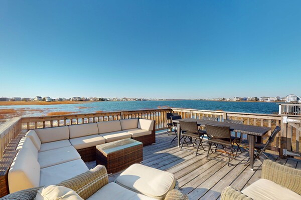 Plum Island Getaway:  Fishing, Swimming, Beachcombing Or Relaxing On The Deck - Massachusetts