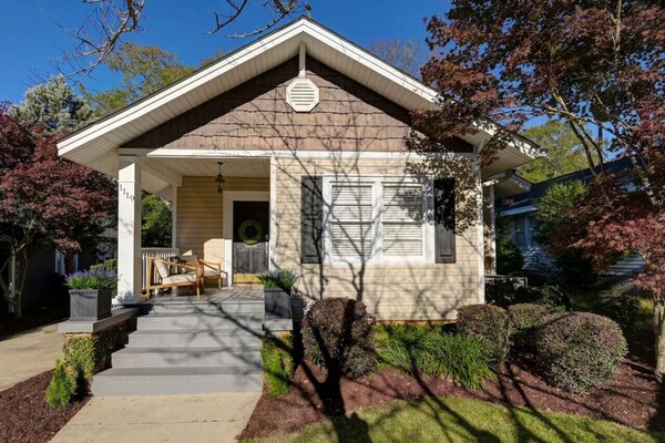 The Wren | 2 Br 2.5 Ba | Newly Renovated W/ Hot Tub - Columbia, SC