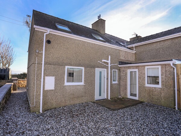 Ty'n Ffridd Bach, Pet Friendly, With A Garden In Y Ffor - Gwynedd