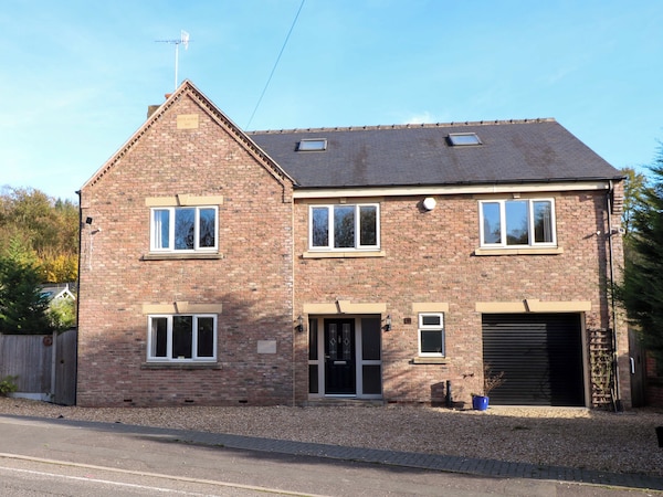Five Acres, Pet Friendly, With Hot Tub In Chesterfield - Chesterfield
